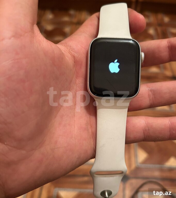 Apple Watch Series 5 Aluminum Silver 40mm: 125 AZN — Bakı, Azərbaycan | 45584281 — Tap.Az
