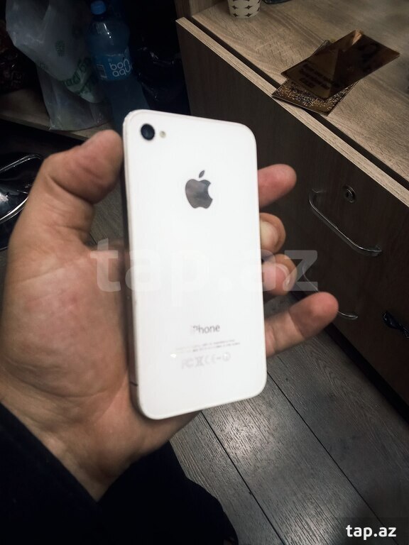Apple iPhone 4 White 32GB: 35 AZN — Bakı, Azərbaycan | 45715249 — Tap.Az