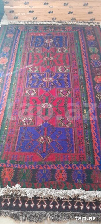 Xalçalar: 10 AZN — Bakı, Azərbaycan | 45789394 — Tap.Az