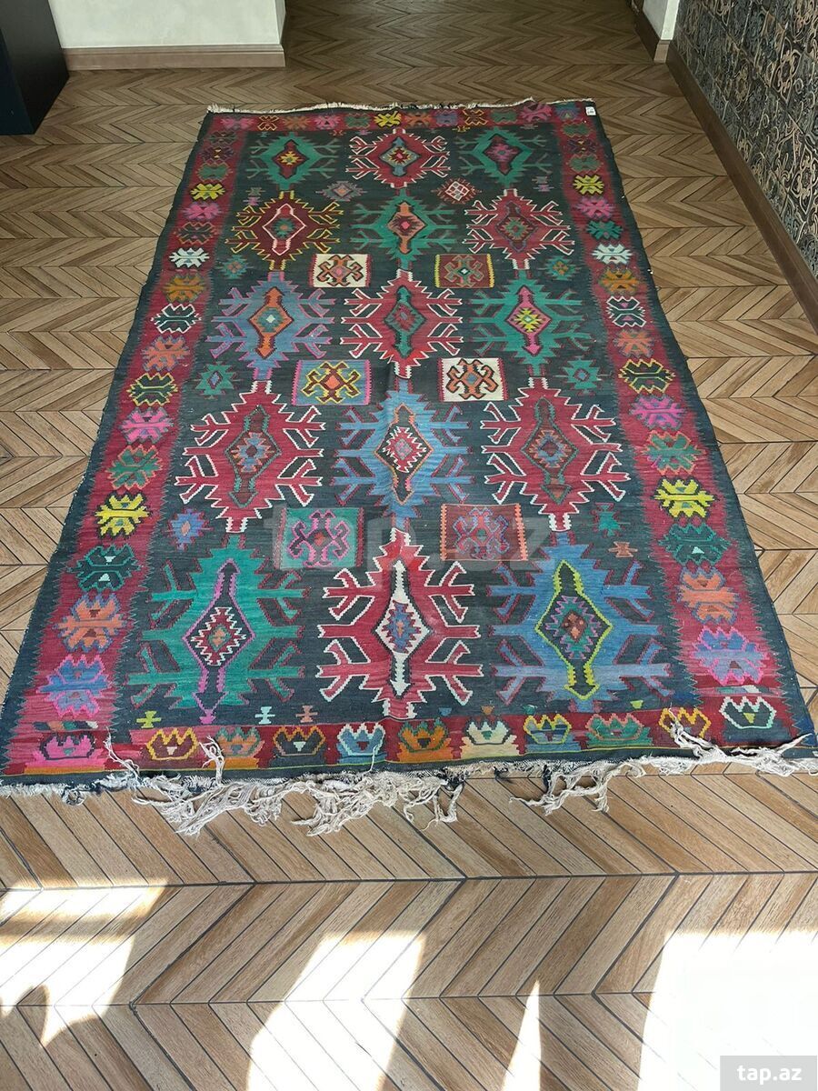 Kilim və xalçalar: 50 AZN — Bakı, Azərbaycan | 45850759 — Tap.Az