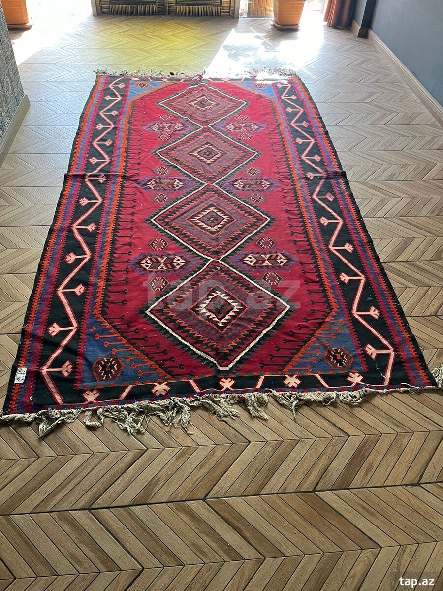 Kilim və xalçalar: 50 AZN — Bakı, Azərbaycan | 45850759 — Tap.Az