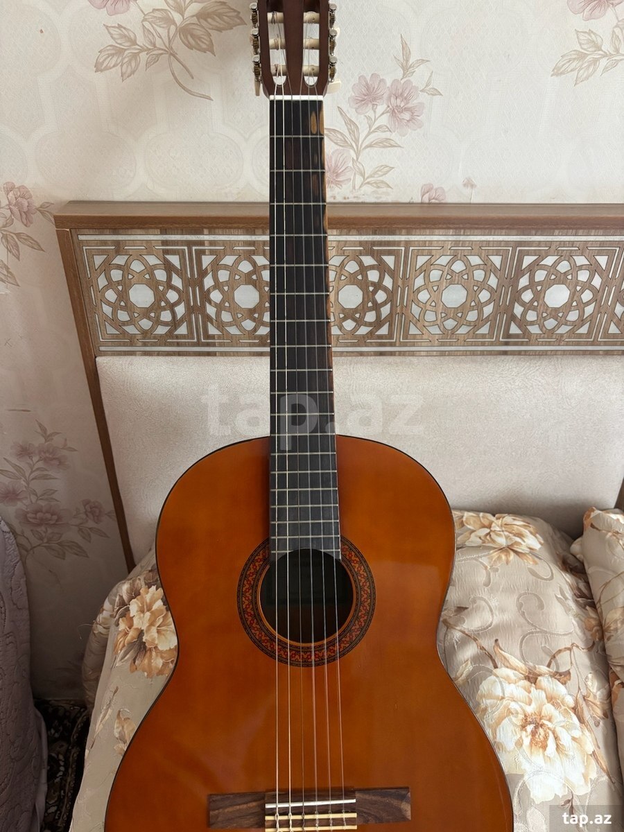 Yamaha klassik gitara : 100 AZN — Bakı, Azərbaycan | 46236474 — Tap.Az