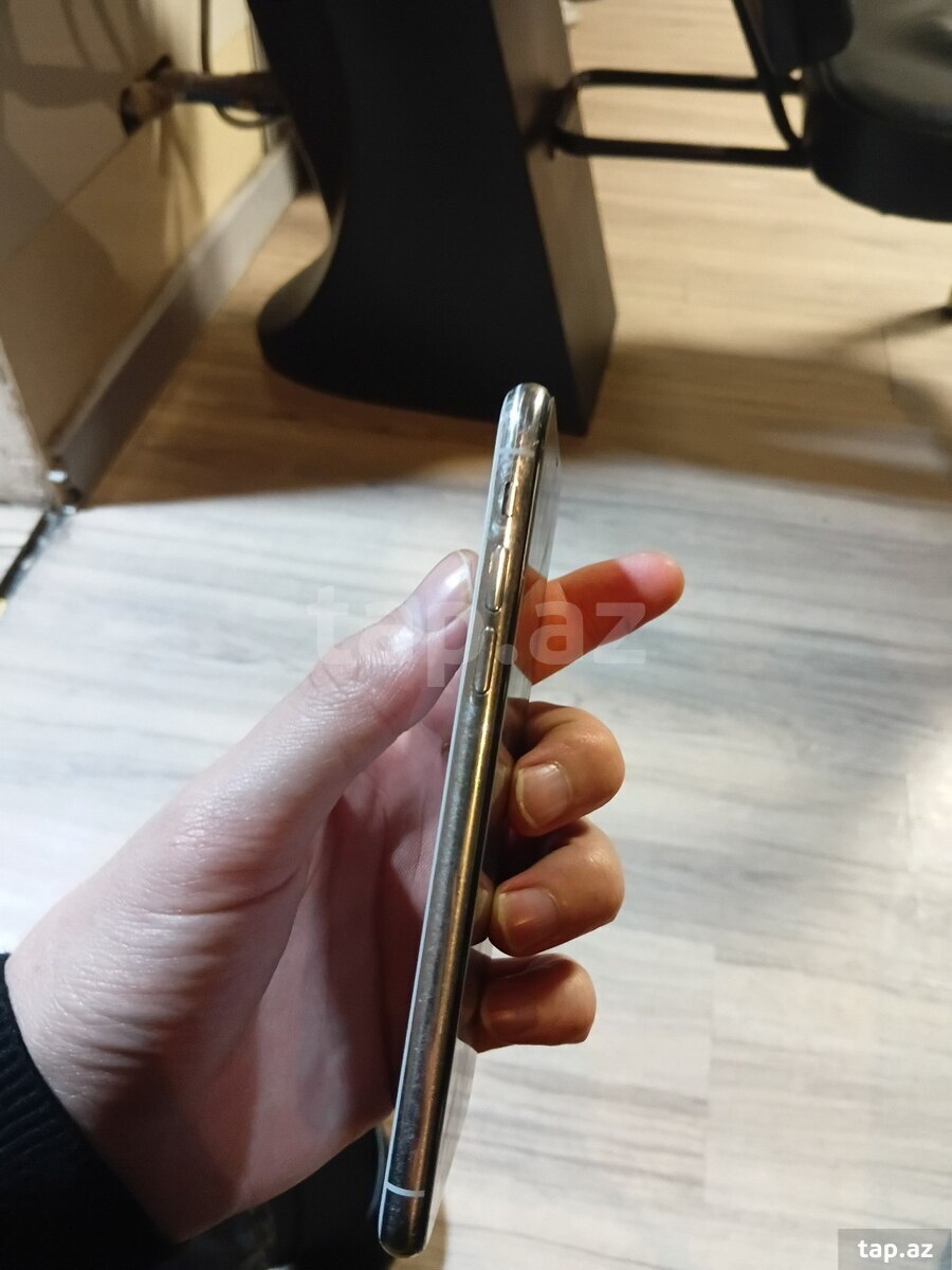 Apple iPhone X Silver 64GB/3GB: 240 AZN — Bakı, Azərbaycan | 46390184 ...